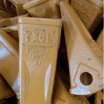 Jual TOOTH TEETH KUKU BUCKET TIGER PC200 PC130 205-70-19570 KOMATSU ...