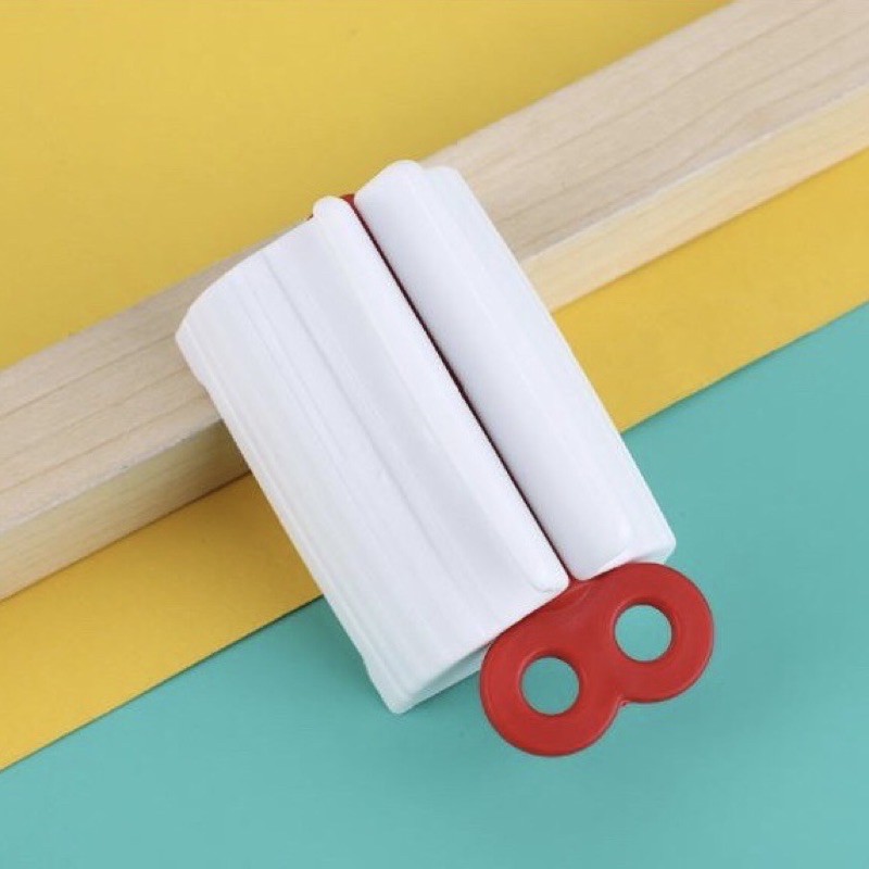 Jual Alat Puter Odol Pemencet Pendorong Pasta Gigi Jepit Putar ...