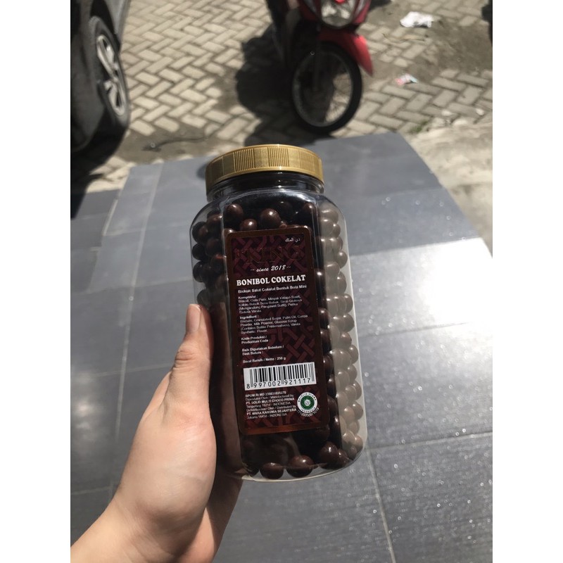 Jual BONIBOL COKELAT TOPLES 250 GRAM BOLA BISKUIT SNACKY MEDAN BONIBOL ...