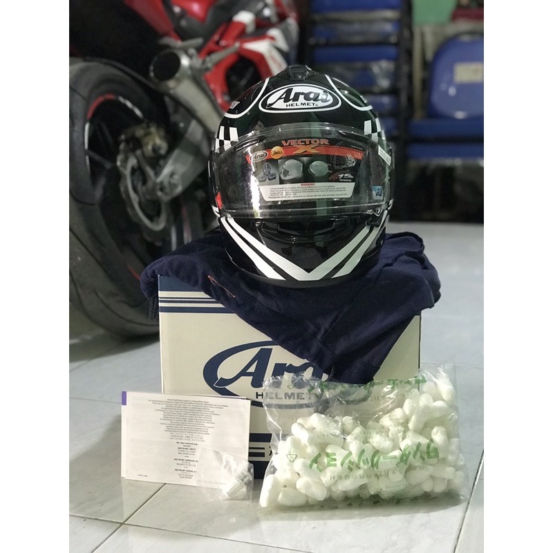 Jual ARAI VECTOR X CLASSIC IOM TT | Shopee Indonesia