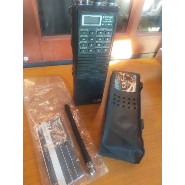 Jual HT JADUL ANTIK ICOM IC 02AT LENGKAP SARUNG BP8 KOSONG HARGA 1100K ...