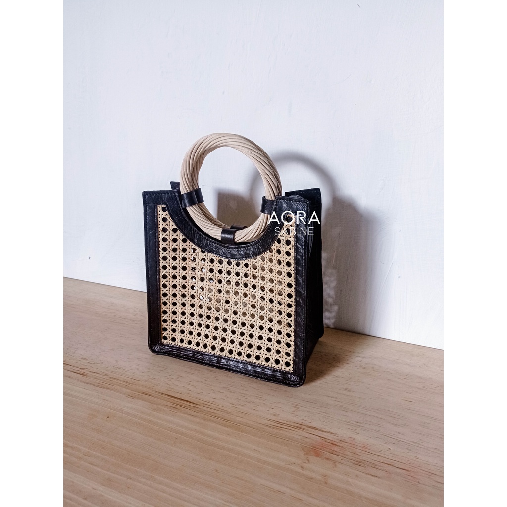 Jual Tas Selempang Rotan, Rattan Bag, Summerbag, Rattan Leather ...