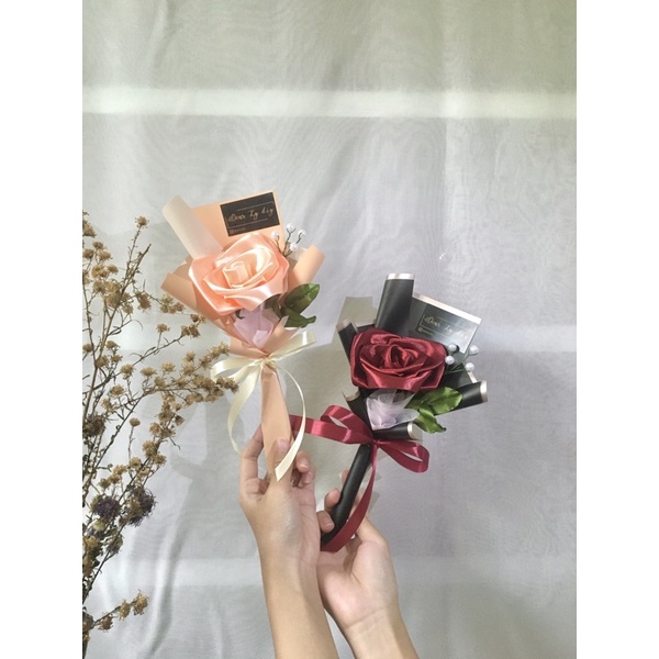 Jual Buket Bunga Satin / Buket Bunga Kado Wisuda | Shopee Indonesia