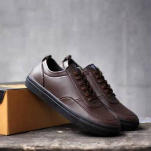 Jual Sepatu Pria Sneakers Kulit Casual Formal Ringan Nyaman Warna ...