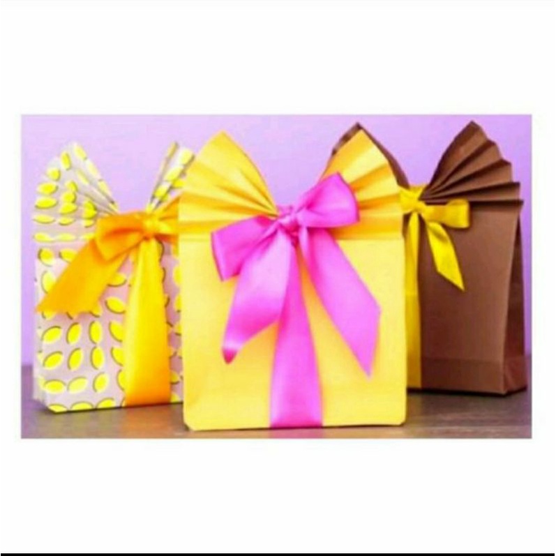 Jual Kertas Kado Free Kartu Ucapan Untuk Bungkus Tambahan | Shopee ...