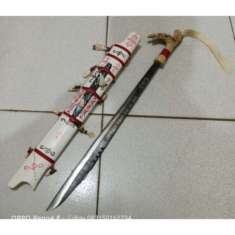 Jual MANDAU DAYAK. MANDAU SENJATA KHAS DAYAK. HIASAN DINDING KHAS DAYAK ...