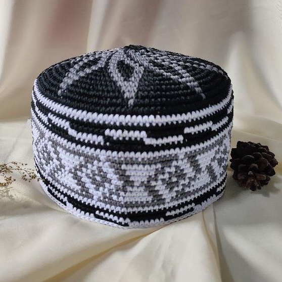 Jual PECI RAJUT HANDMADE MAHKOTA SURGAWI TIGA WARNA | Shopee Indonesia