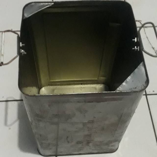 Jual Tempat sampah dari kaleng (Lebih awet) | Shopee Indonesia
