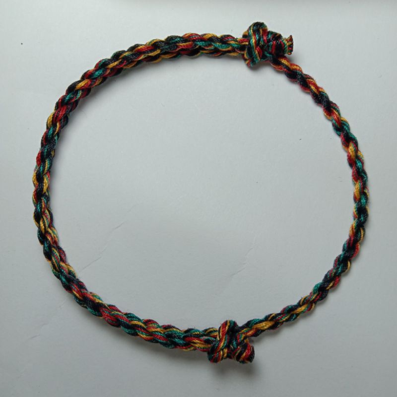 Jual Gelang tangan tali plintir benang polos warna hitam / Bracelet ...
