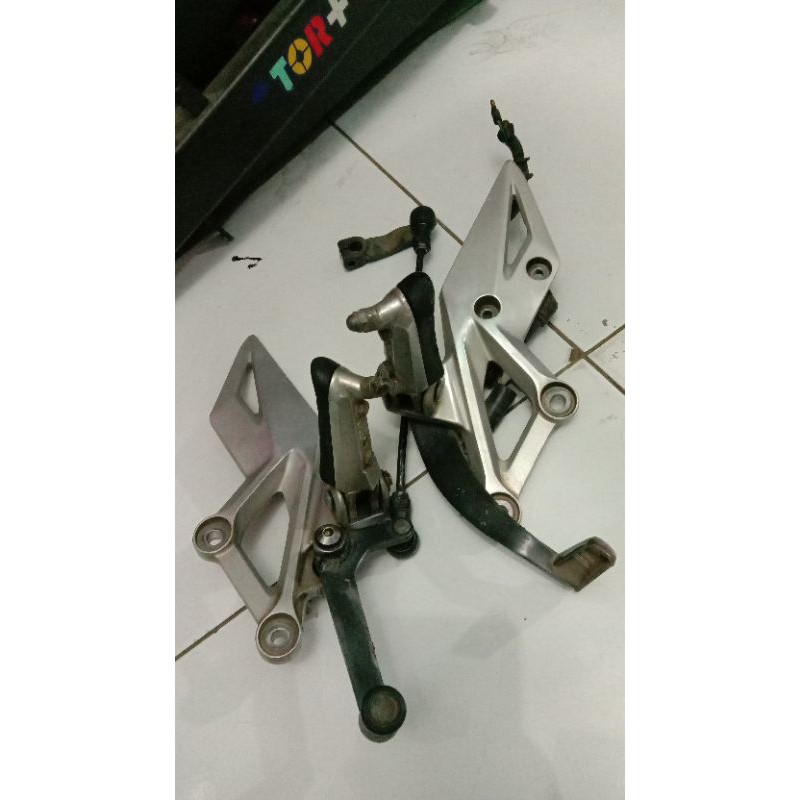 Jual copotan poostep step depan cbr 150r led | Shopee Indonesia