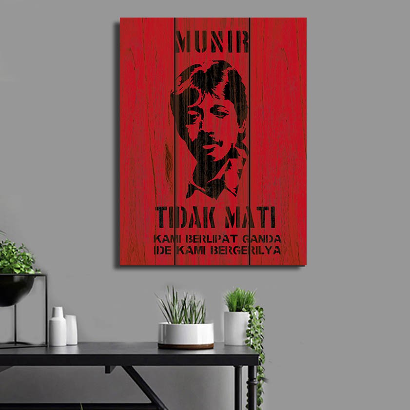 Jual POSTER MUNIR KAMI BERLIPAT GANDA POSTER KAYU 001 HIASAN DINDING ...