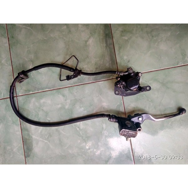 Jual Cakram depan kaliper breket pala babi master rem atau rem depan honda bit dan vario scopy ...