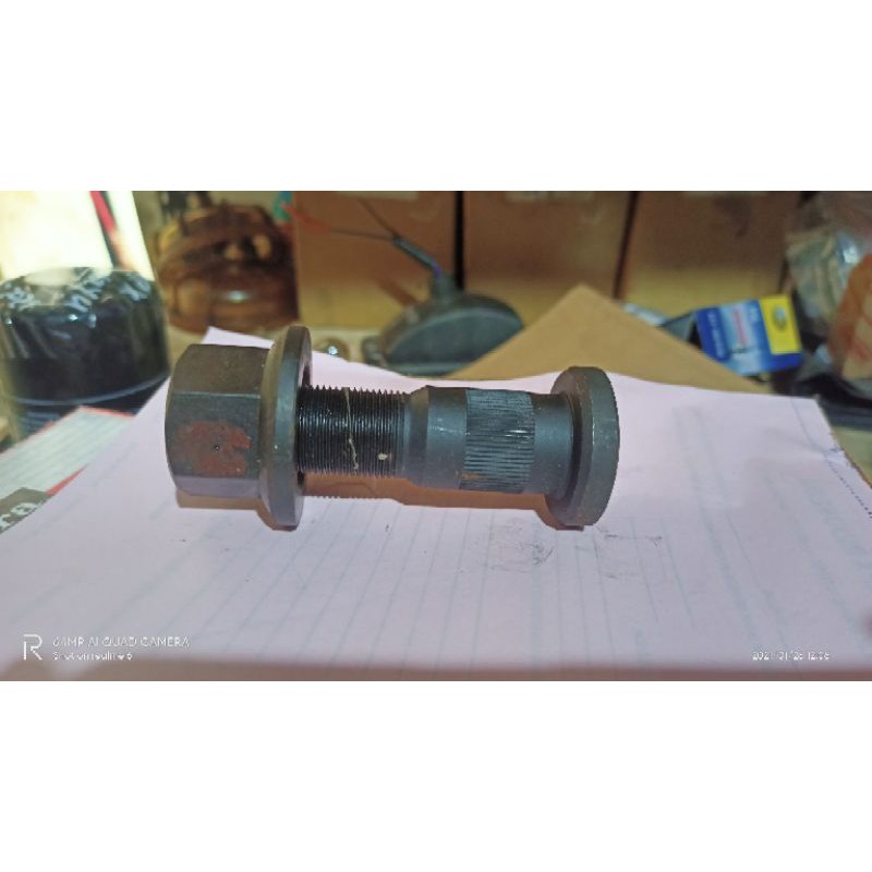Jual Baut roda depan dan belakang hino 500 (jember) / chamber | Shopee ...