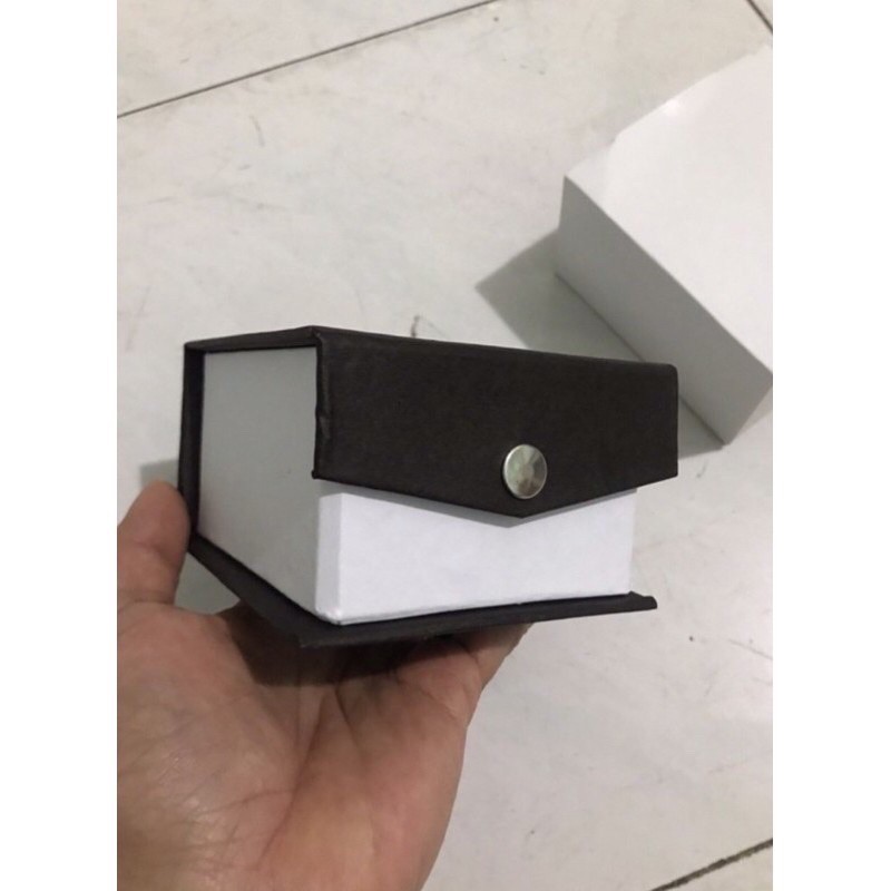 Jual Box Jam Tangan | Shopee Indonesia