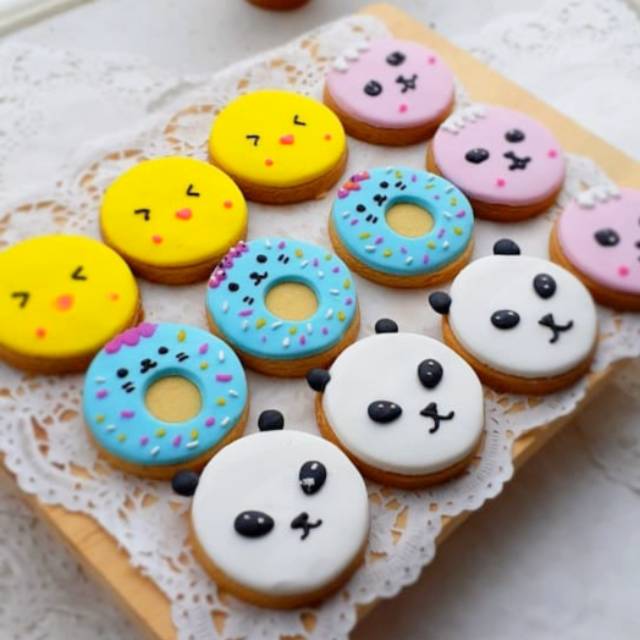 Jual Butter Cookies Karakter Bulat / Cookies Custom / Kue Kering ...