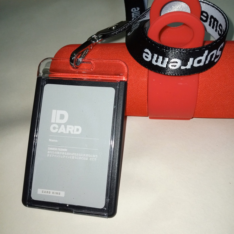Jual ID Card Holder Supreme | Shopee Indonesia