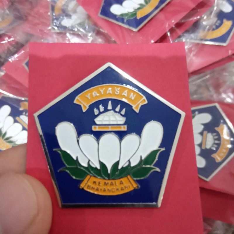 Jual Lencana Pin Yayasan Kemala Bhayangkari Baru YKB Bros Paku Peniti ...