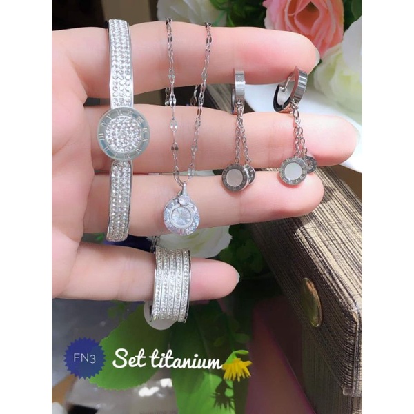 Jual perhiasan lengkap titanium | Shopee Indonesia
