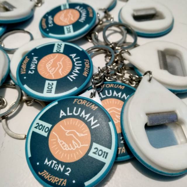 Jual Pin Gantungan kunci. Pembuka Tutup botol 4,4 cm.. | Shopee Indonesia