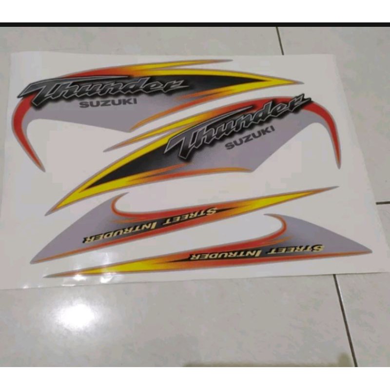 Jual stiker striping tangki bodi belakang silver thunder 250 | Shopee ...