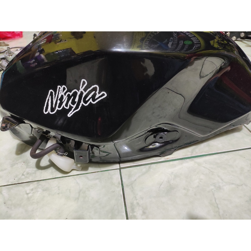 Jual Tangki Motor Kawasaki Ninja 250 Fi Old / Z250 Copotan | Shopee ...