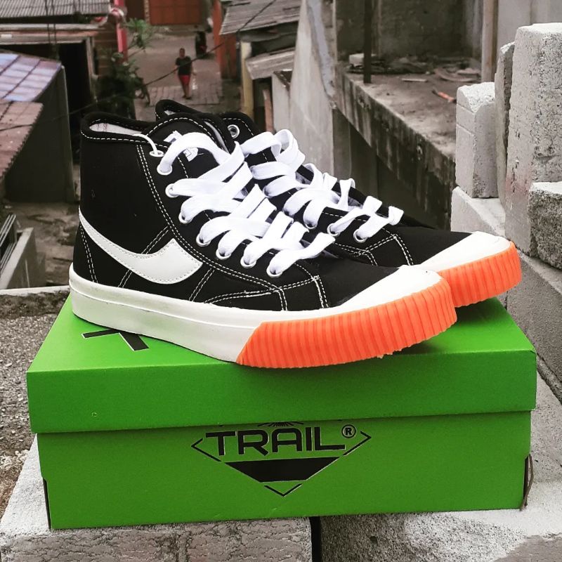 Jual Sepatu compas trial black gum high original | Shopee Indonesia