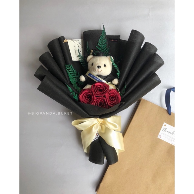 Jual BUKET BONEKA WISUDA MAROON HITAM / HADIAH WISUDA / BUNGA WISUDA ...
