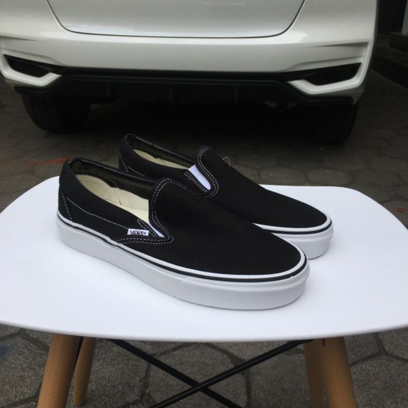 Jual VANS SLIPON BLACK/WHITE CLASSIC (ORIGINAL) | Shopee Indonesia