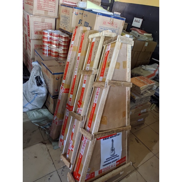 Jual Gitar Elektrik Merk Fender Bonus Tas dan Kabel Jack Listrik Murah ...