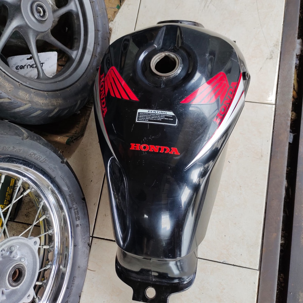 Jual Body Tengki tangki Tiger revo hitam copotan original | Shopee ...