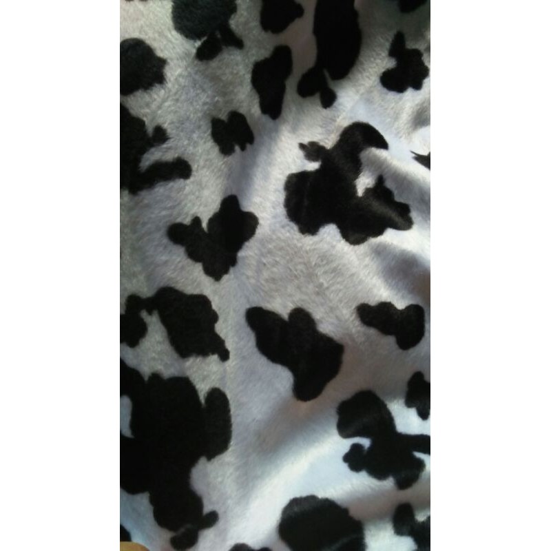 Jual bahan velboa motif sapi hitam putih permeter | Shopee Indonesia