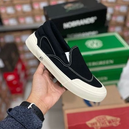 Jual Patrobas Cloud Slip On Blackwhite, Original 100% gratis kaos kaki ...