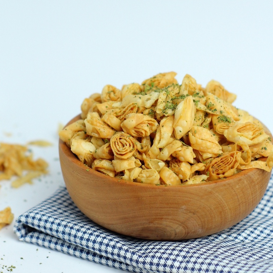 Jual SNACK - KERIPIK PANGSIT RASA ORIGINAL - DUMPLING CHIPS [MAKANAN ...