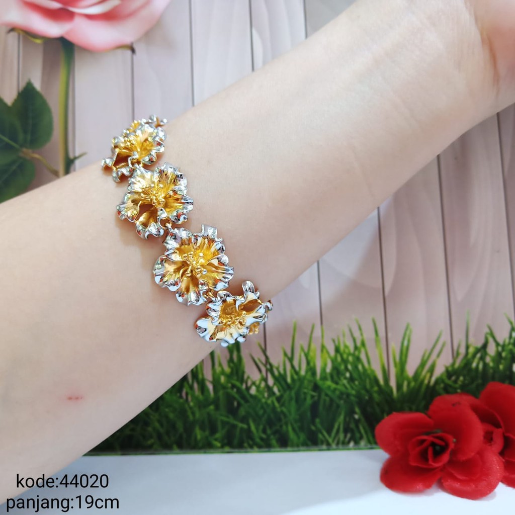 Jual 44020 Gelang Tangan Rantai Kombinasi Bunga Cantik Lapis Emas Tiara ...