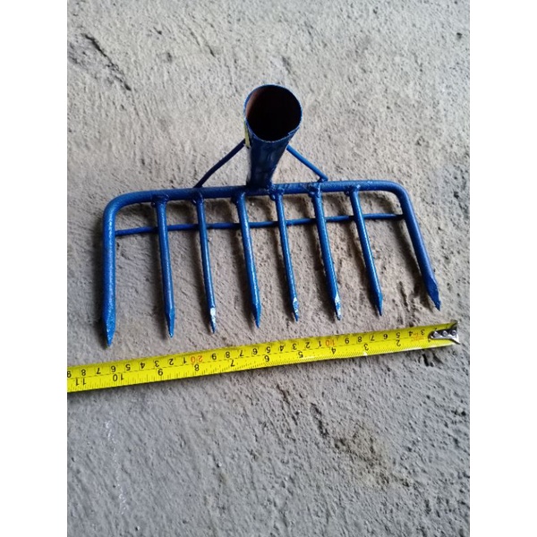 Jual garuk sampah 8 besi cor model corong cangkul garuk sampah pacul ...