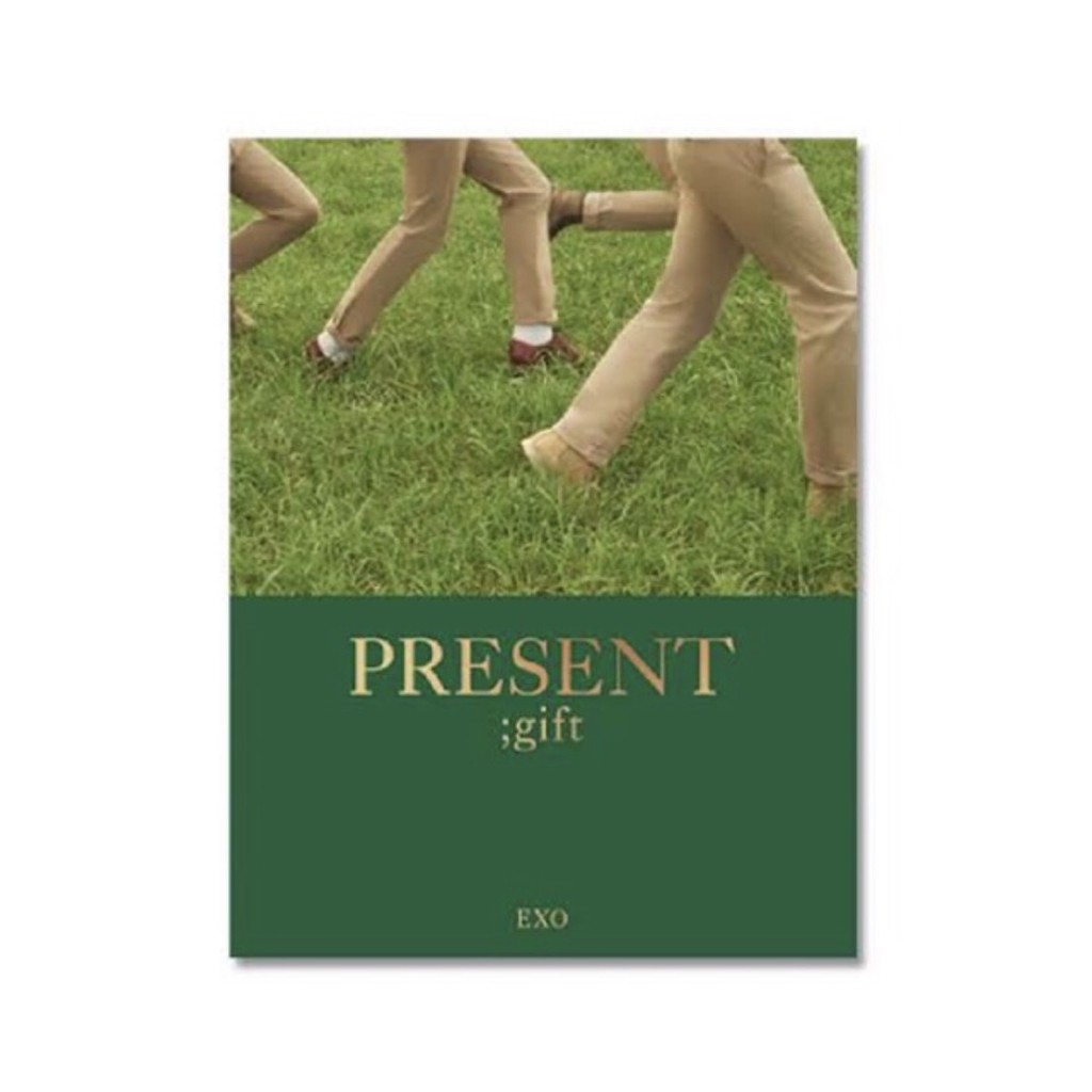 Jual EXO PRESENT PHOTOBOOK + POSTCARD (1ST PRESS) | Shopee Indonesia