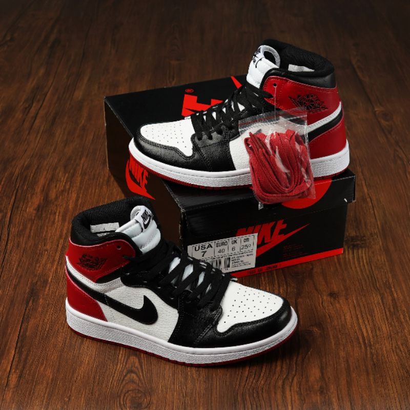 Jual Nike Air Jordan 1 Retro Hi Black Toe | Shopee Indonesia