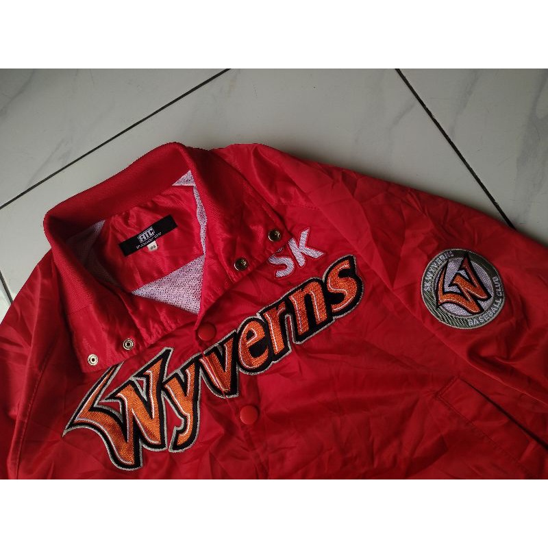 Jual Varsity SK Wyverns Baseball Club | Shopee Indonesia