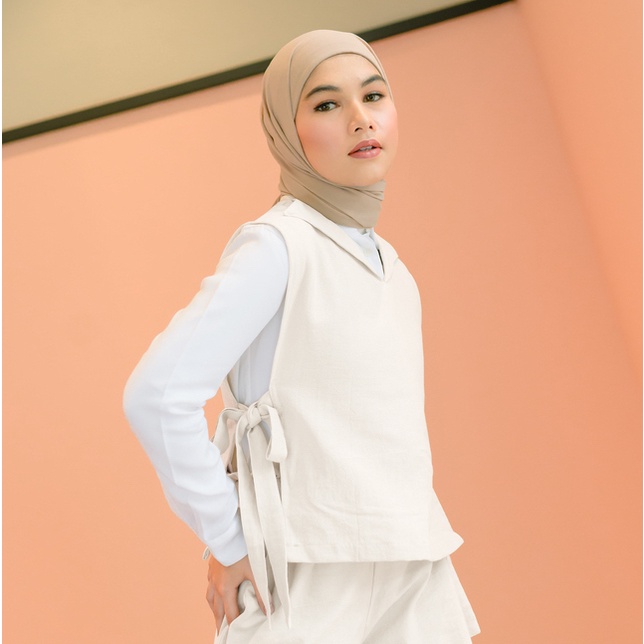 Jual Lozy Hijab - Kumi Vest (Atasan Rompi Linen Wanita) | Shopee Indonesia