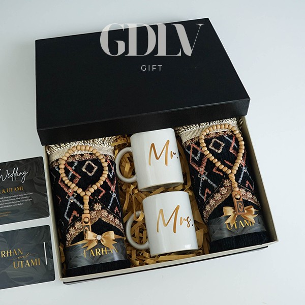 Jual Kado Nikah Hadiah Sajadah Set Couple Mug Pasangan Custom | Shopee ...