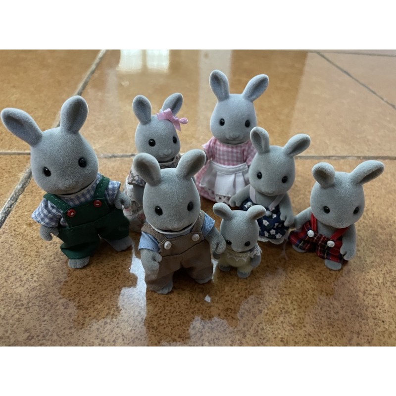 Jual sylvanian grey rabbit family | Shopee Indonesia