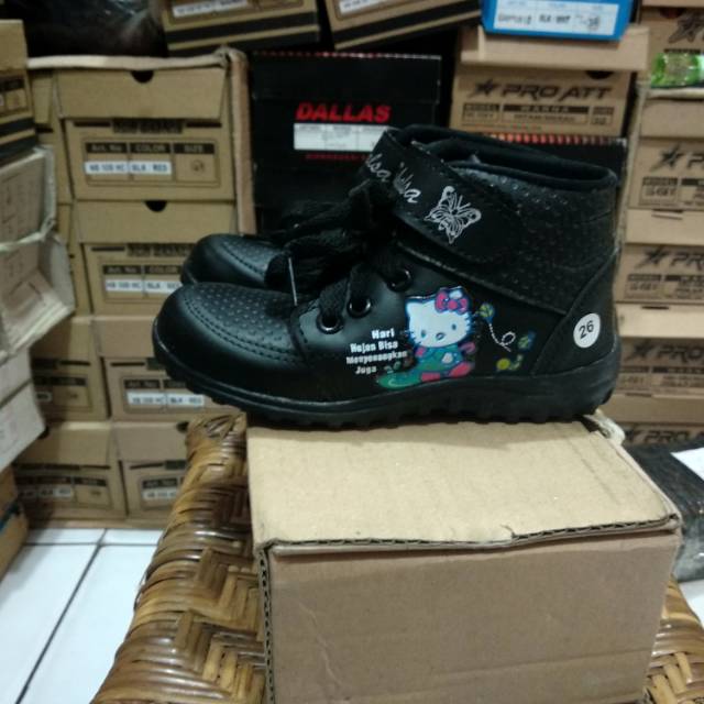 Jual Sepatu Sekolah Hello Kitty Anak Termurah | Shopee Indonesia