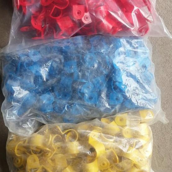 Jual klem pipa conduit 20 mm warna merah,kuning dan biru merk Boss ...