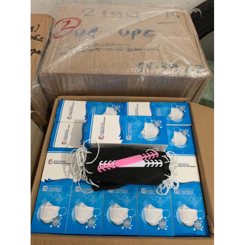 Jual masker KF94 hitam free 2 sambungan hijab surgical face mask ...