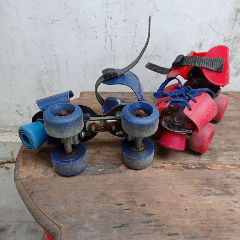 Jual sepatu roda jadul | Shopee Indonesia