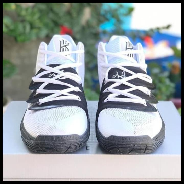 Jual Nike Kyrie 5 Oreo Cookies & Cream Sepatu Basket Premium Original ...