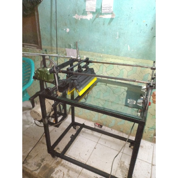 Jual mesin sablon media datar,plastik dll ,semi auto,bisa castom ukuran ...