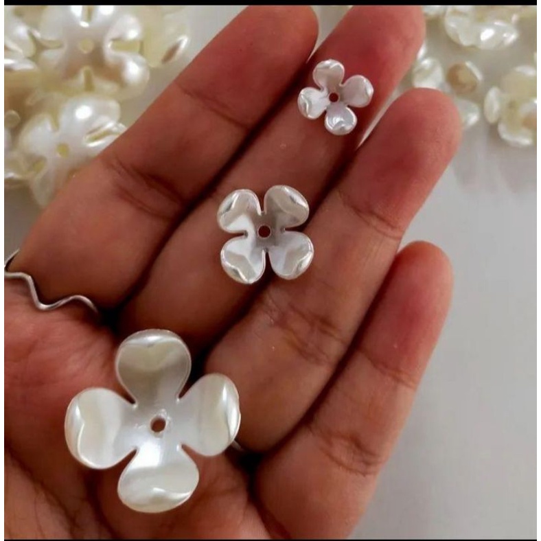 Jual Mote Bunga Kelopak SEMANGGI IVORY/IVORY CLOVER (bahan kalung ...