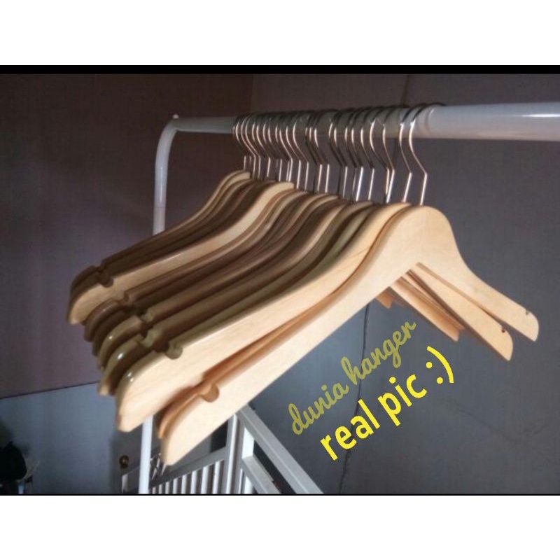 Jual Hanger Kayu Dewasa SUPER PREMIUM ( Wood EDWARD ) Warna NATURAL ...