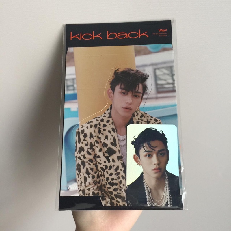 Jual [BOOKED] MERCHANDISE MD WAYV KICK BACK ALBUM LUCAS VER HOLOGRAM ...